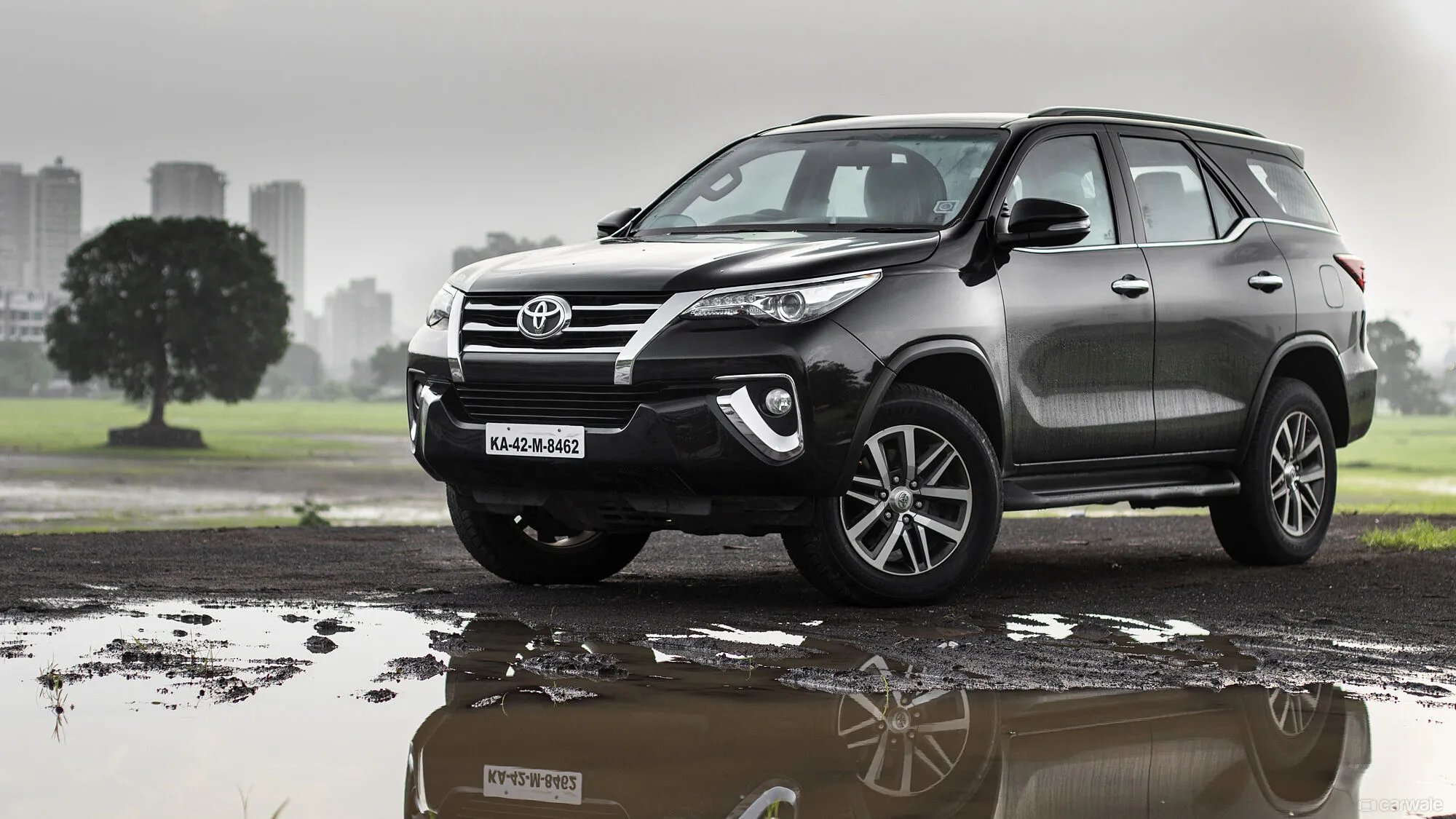 SUV vs Hatchback - Which is Better - Carchhe